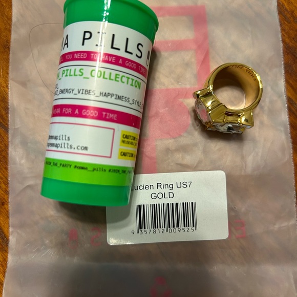 emma pills | Jewelry | Nwt Emma Pills Lucien Ring 99 Retail Gold Us 7 ...